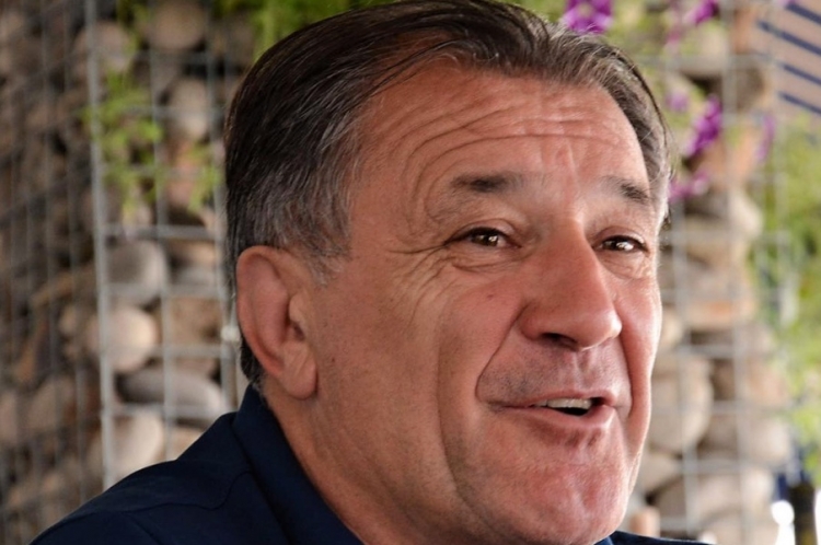 Zdravko Mamić Otišao Dovoljno Daleko Da Ne Može Pokvariti Atmosferu I Ostao Dovoljno Blizu Klubu