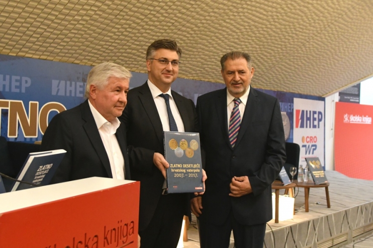 Monografija Zlatno desetljeće hrvatskog vaterpola (2007. – 2017.) na ...