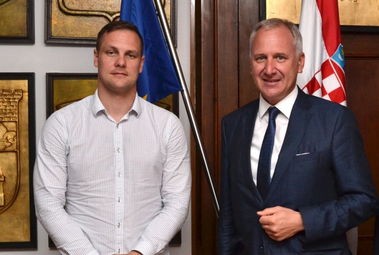 Grad Split zajedničkom inicijativom gradskih vijećnika nastavio ...